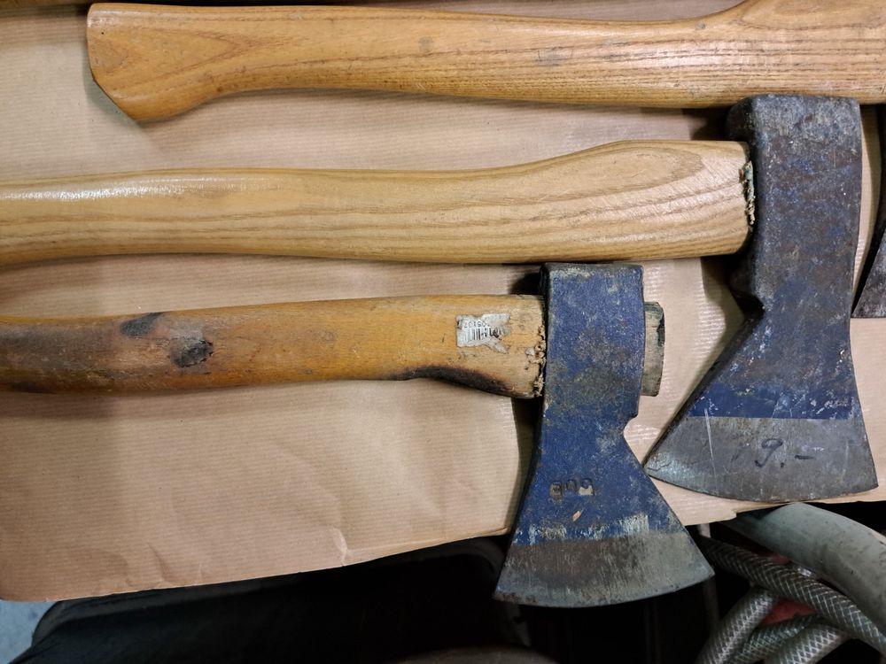 6x Beil Axt (Gebraucht) in Grossdietwil für CHF 50 – nur Abholung auf ...