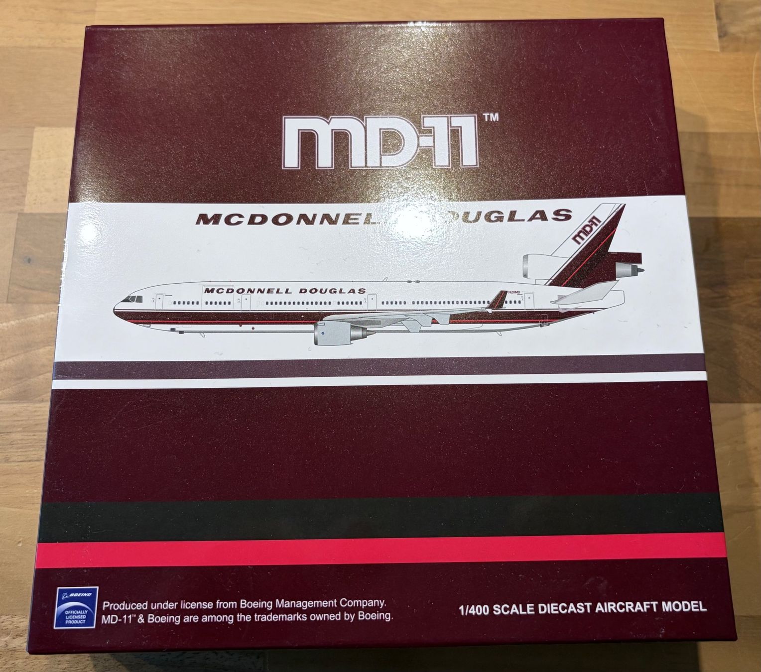 Douglas MD-11 Corporate Colours 1/400 Metallmodell - JCWings (Neu ...