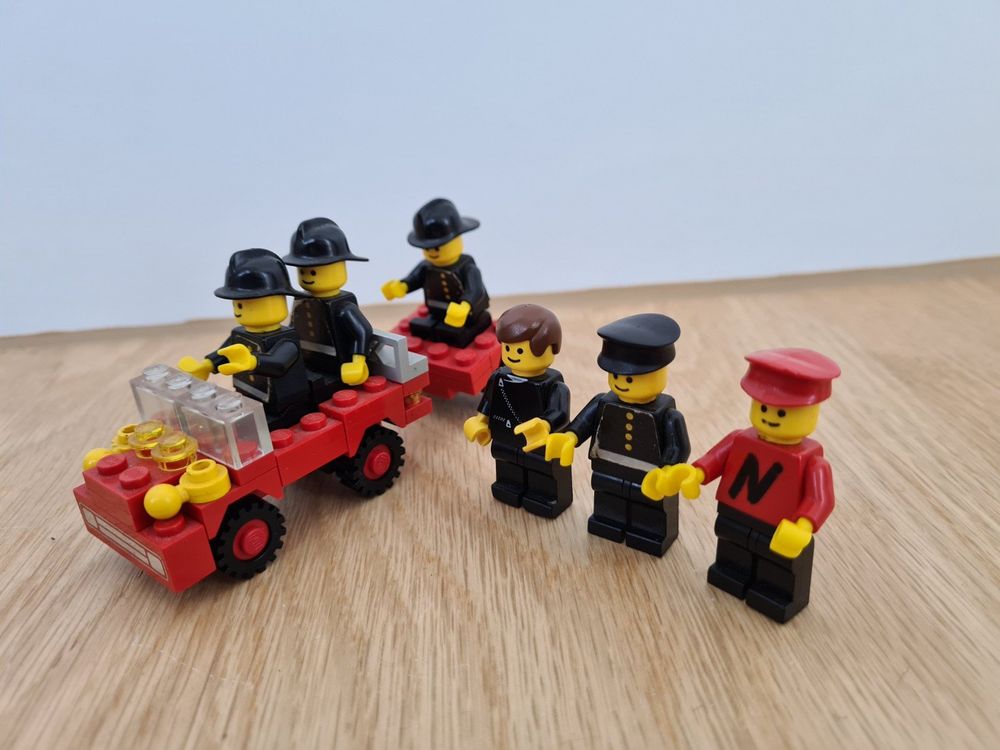 Alte Lego Polizei und Feuerwehr mit Lego Figuren 1990er (Gebraucht) in ...