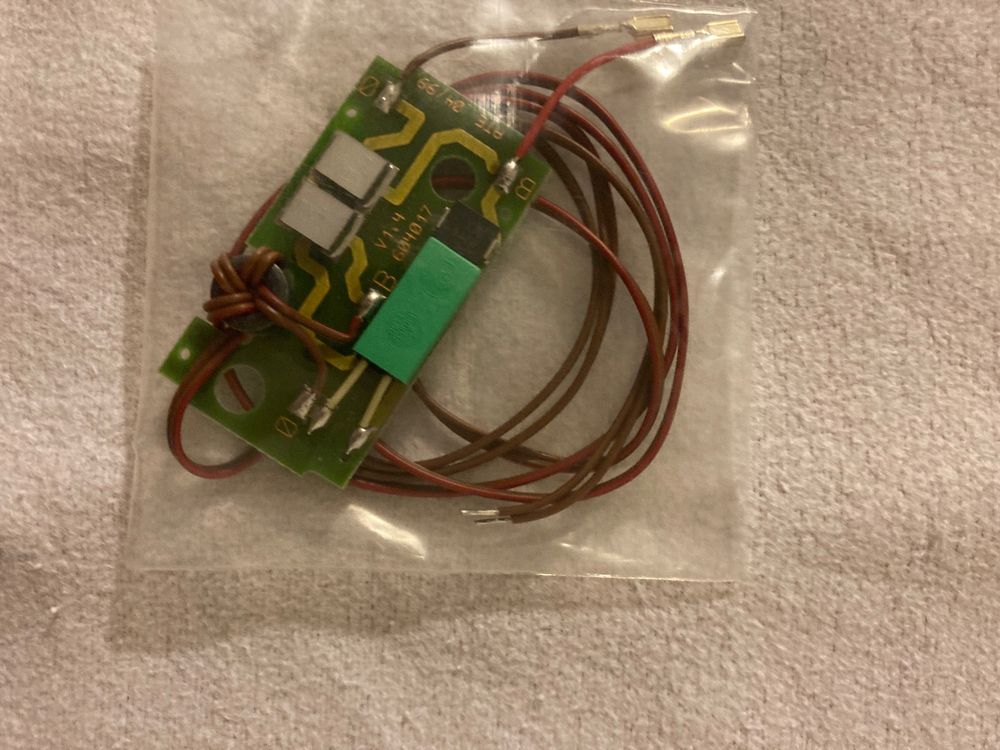 C-Gleis, Anschluss mit Funkentstörung, Märklin 74046 neu (Neu (gemäss ...