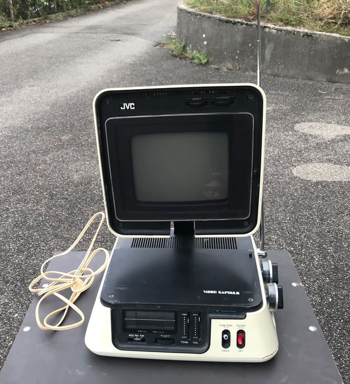 Space age TV vintage JVC Pyramid video capsule 1970 (Gebraucht) in ...