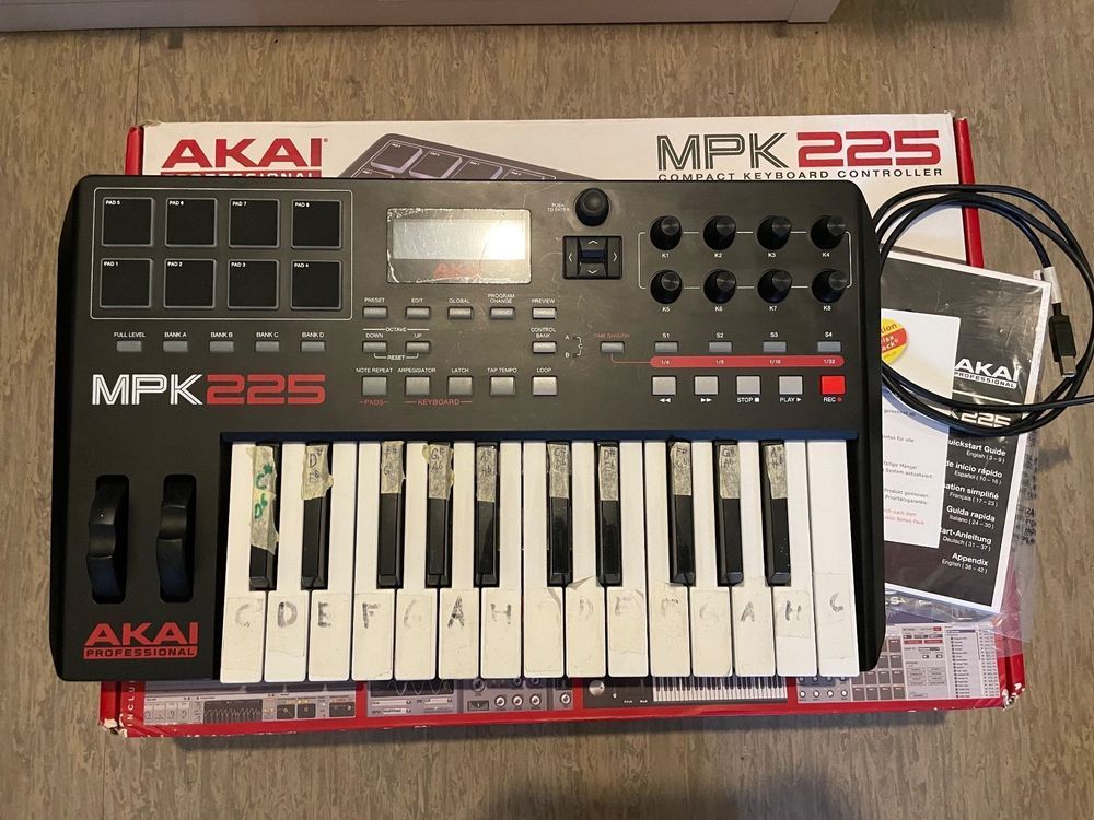 AKAI MPK 225 Midi Keyboard (Gebraucht) in Zürich für CHF 100 – mit ...