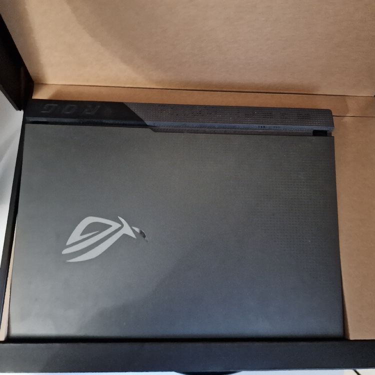 GAMING: Rog Strix G513Q Ryzen 5900HX RTX 3060 300HZ Display (D'occasion ...