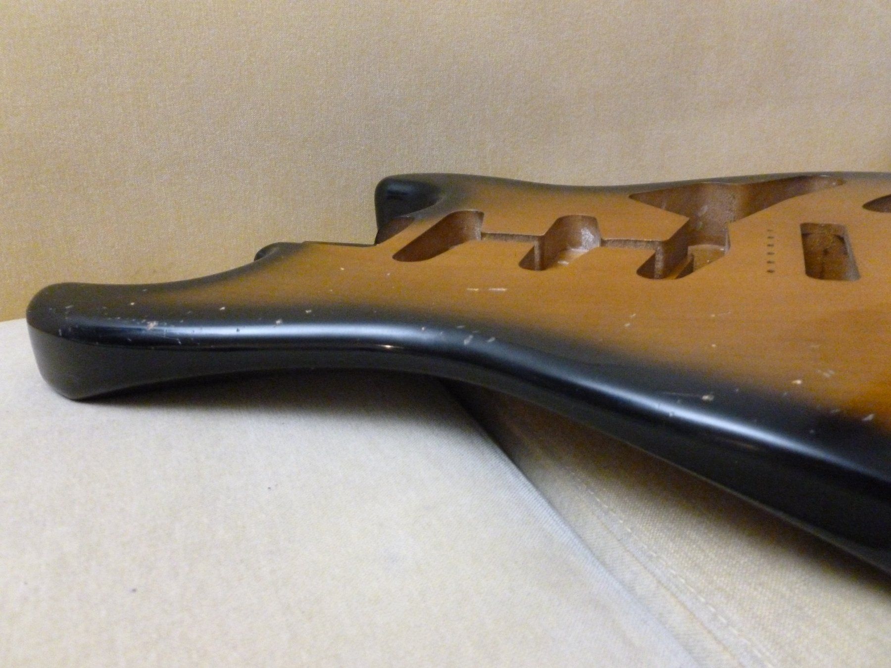 RELICED MJT STRATOCASTER BODY 2-TONE SUNBURST NO FENDER (Gebraucht) in ...