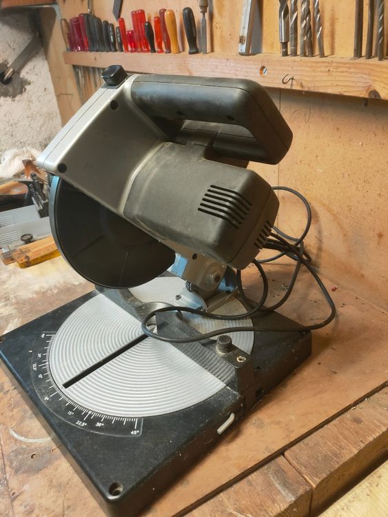 Black&Decker SR 700 Kapp & Gehrungssäge (Gebraucht) in Hochfelden für ...