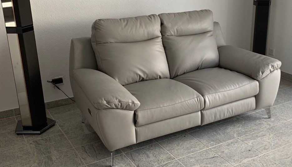 2er Sofa, echt Leder, elektrisch verstellbar | Kaufen auf Ricardo