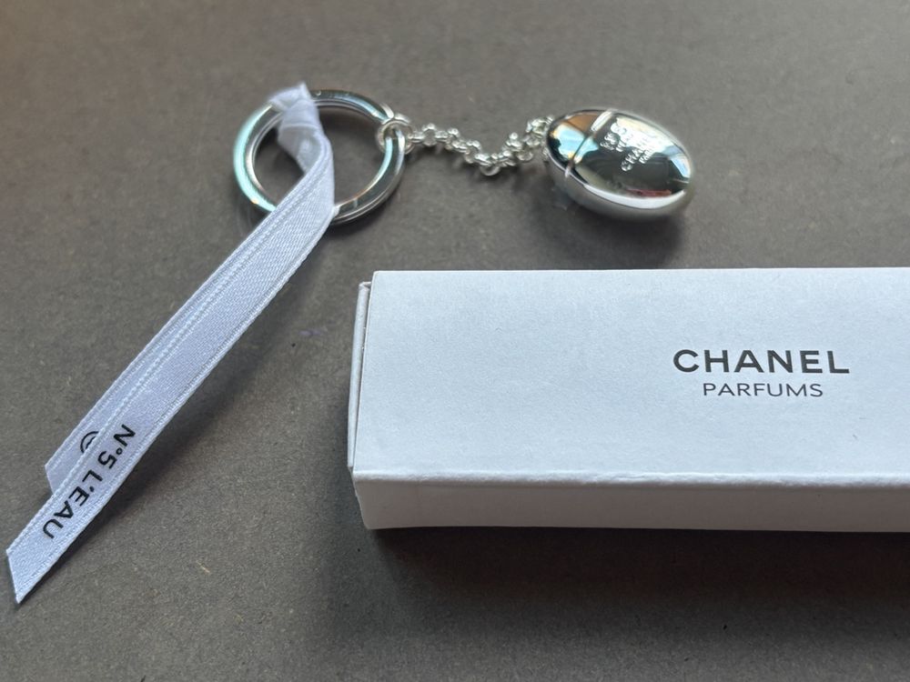 Original CHANEL Perfume Egg KeyChain | Kaufen auf Ricardo