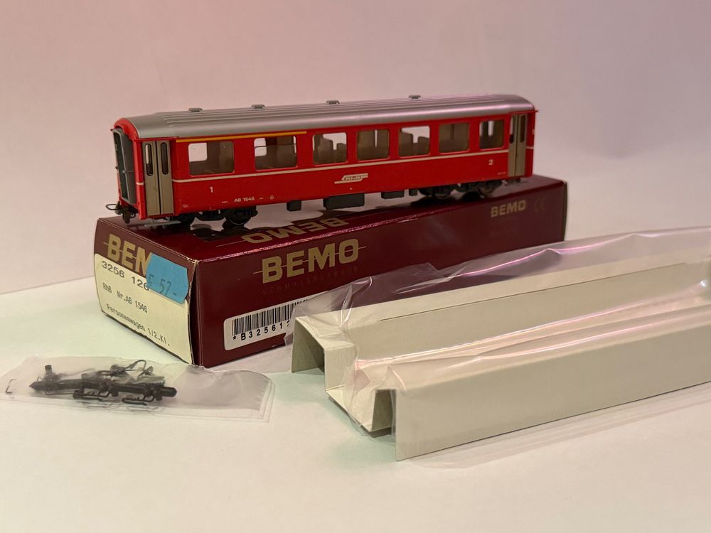BEMO 3256 126 H0m: RhB AB4 1546 rot, neues Logo (Neu und ...