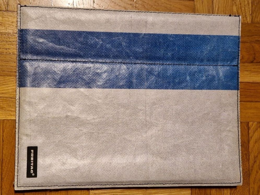 FREITAG NOTEBOOK POCKET 25,5 X 20 (Gebraucht) in Neuchâtel für CHF 9 ...