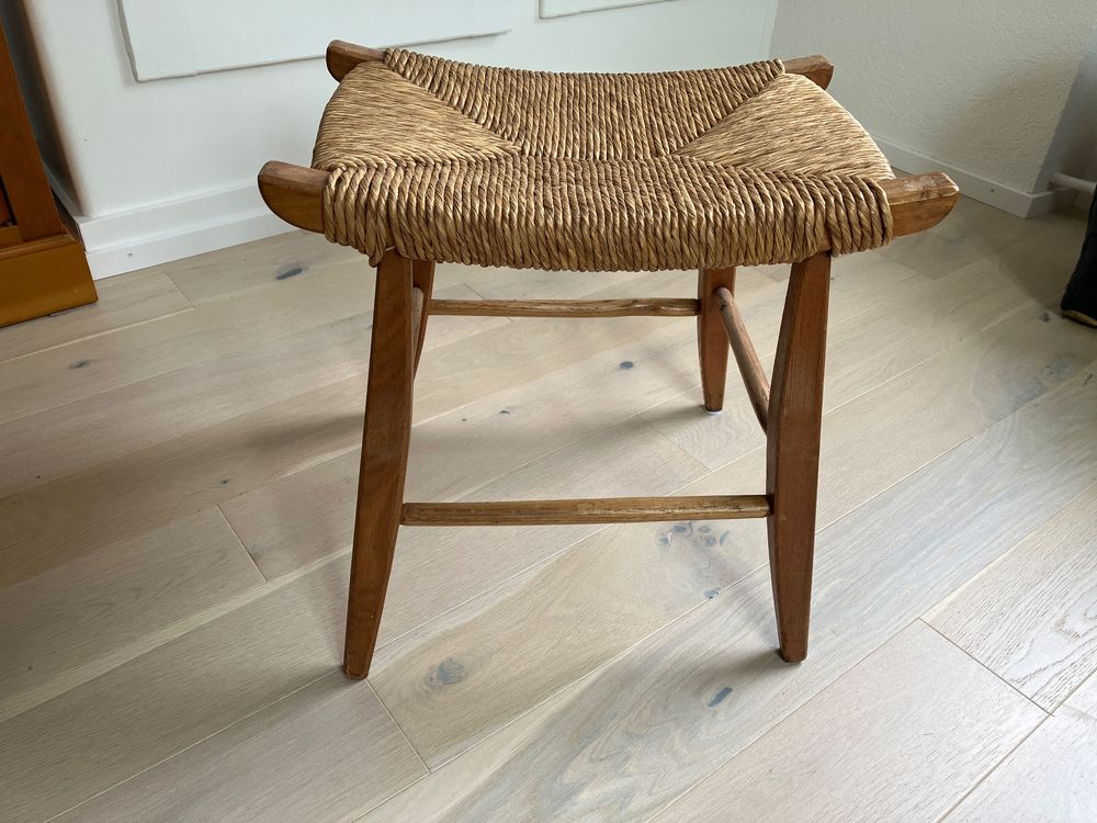 Kleiner Schemel mit Stroh Sitz (Gebraucht) in Horn für CHF 10 – nur ...