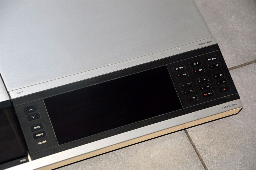 Bang and Olufsen Beocenter 7700 (Defekt) in Collonges für CHF 120 – mit Lieferung auf Ricardo kaufen