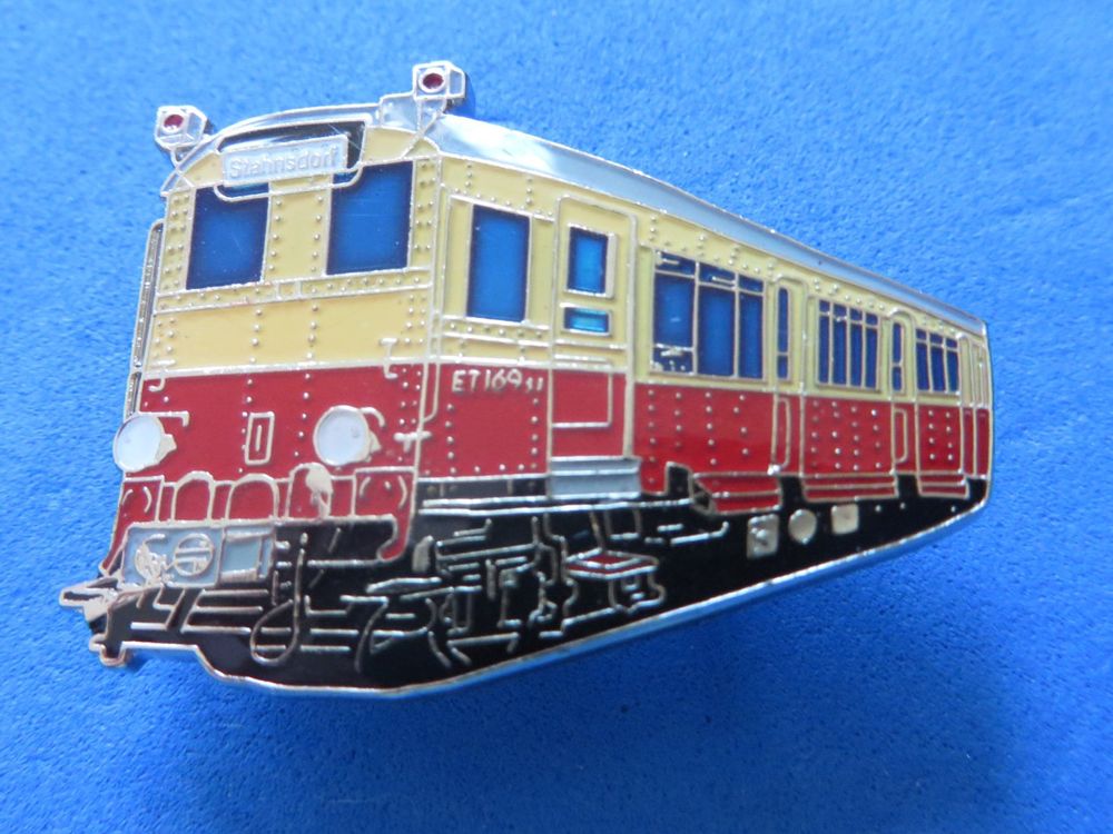 BADGE,ABZEICHEN BROSCHE,LOKOMOTIVE,ZUG, BAHN,TRAIN (Gebraucht) in Neuhausen für CHF 1 – mit ...