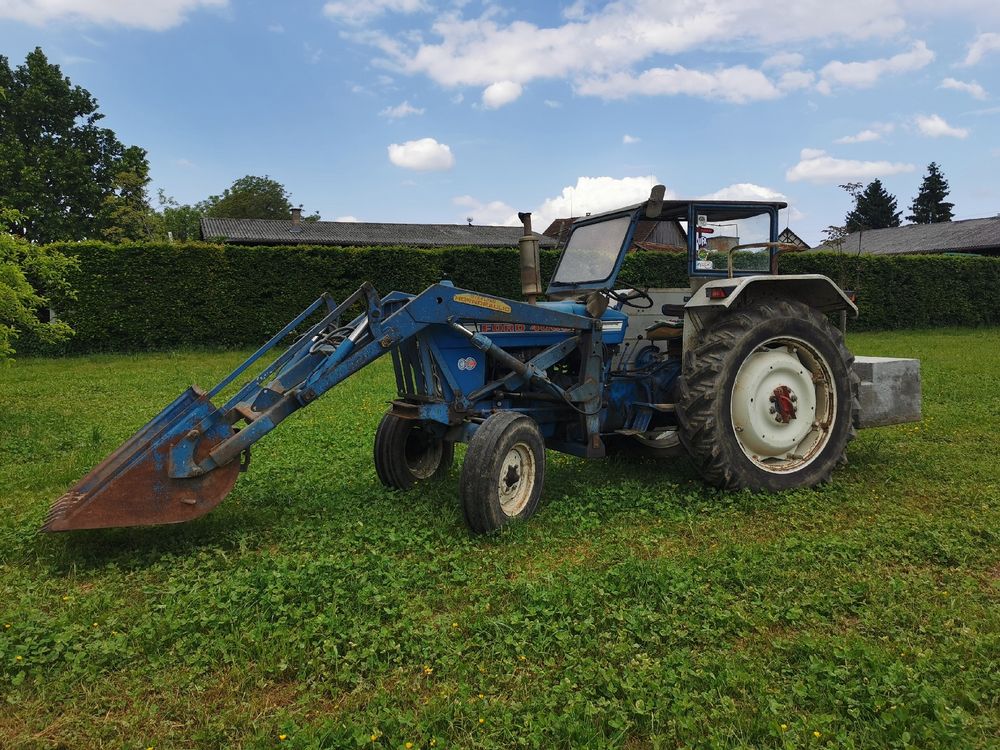 Stilvolle Traktor Mit Frontlader Gebraucht Ebenbild