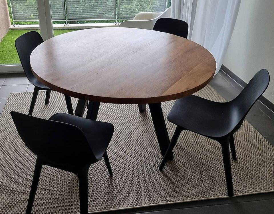 Table a manger ronde avec 4 chaises (D'occasion) à Courgevaux pour CHF ...