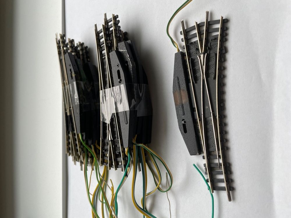 MINITRIX Weiche rechts 4937 inkl. Weichenantrieb Spur N (Gebraucht) in Rudolfstetten für CHF 155 ...