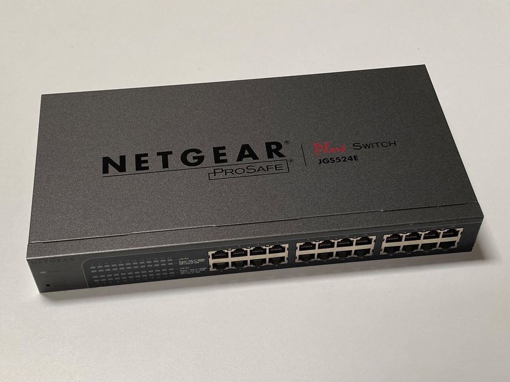 Netgear ProSafe Plus 24 Port Switch JGS524E 10/100/1000 (Gebraucht) in ...