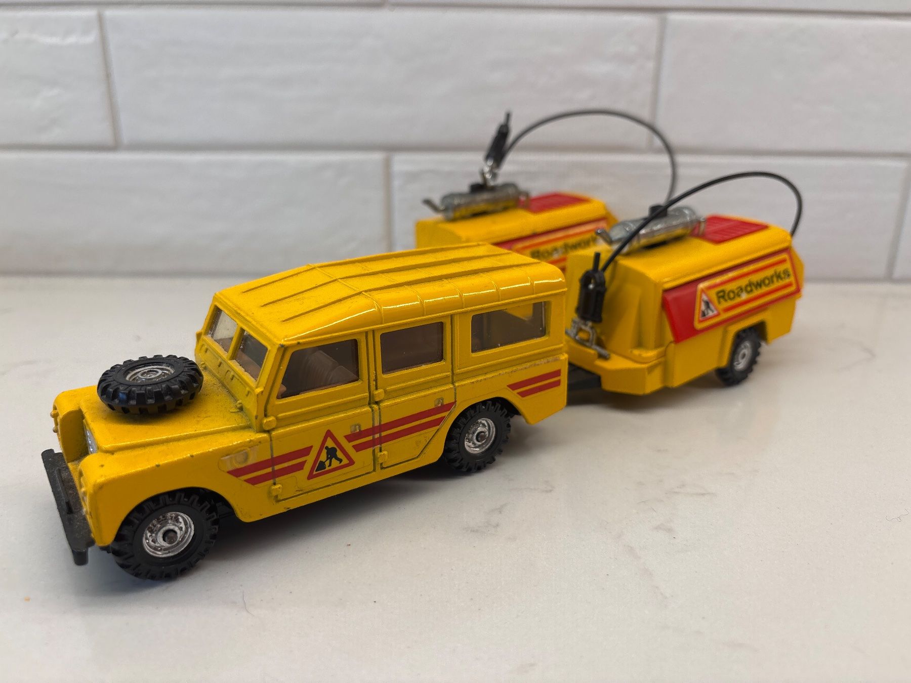 Corgi Toys Land Rover travaux publics 🚧 1/36 (D'occasion) à Gollion ...