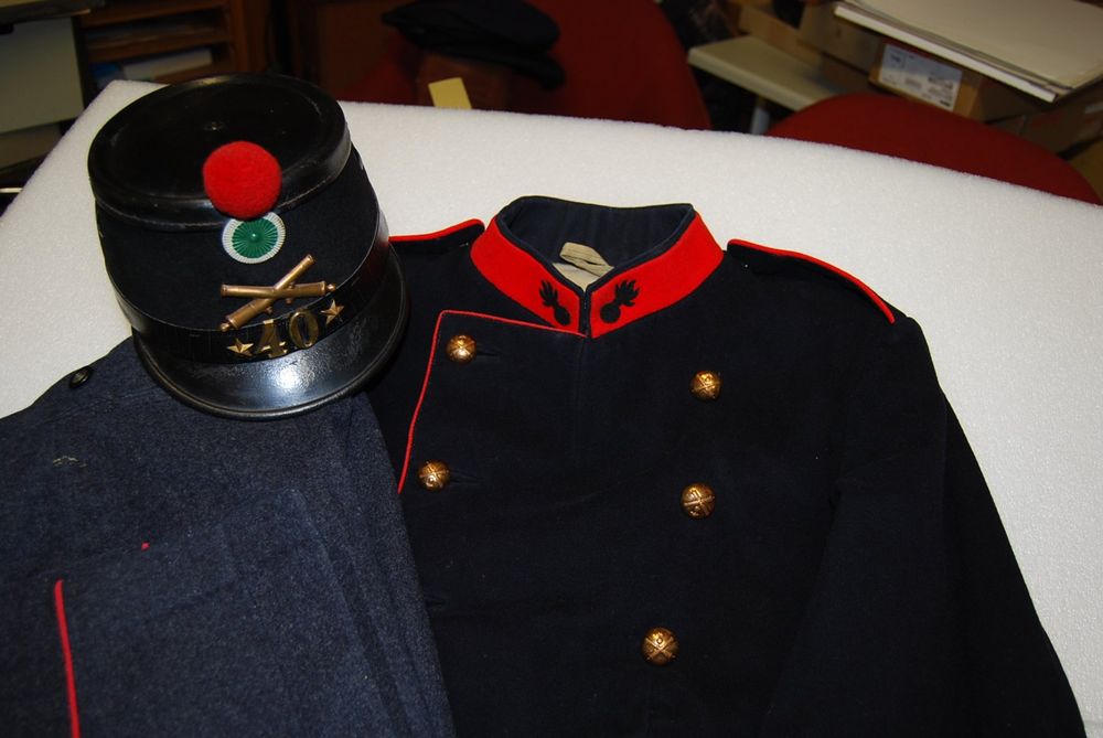Uniform 1898 Artillerie mit Hosen und Tschako zustand Gut | Kaufen auf ...