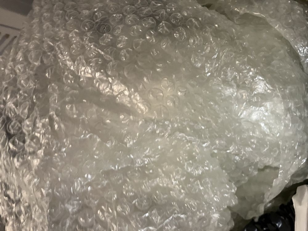 Bubble Wrap and packing paper (Gebraucht) in Zürich für CHF 0.5 – mit ...