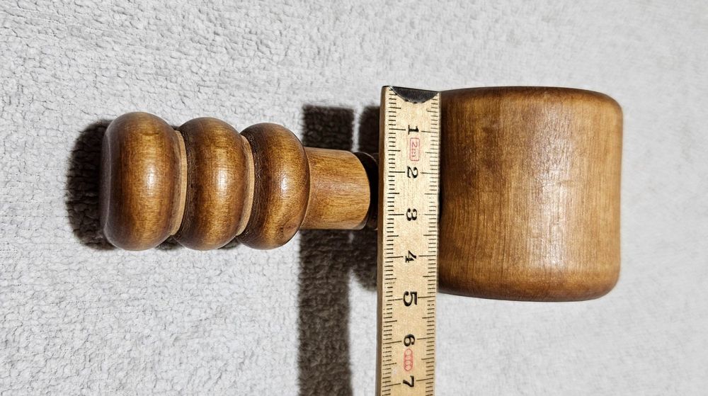 Holz Schraub-Nussknacker (Gebraucht) in Oeschgen für CHF 14 – mit ...