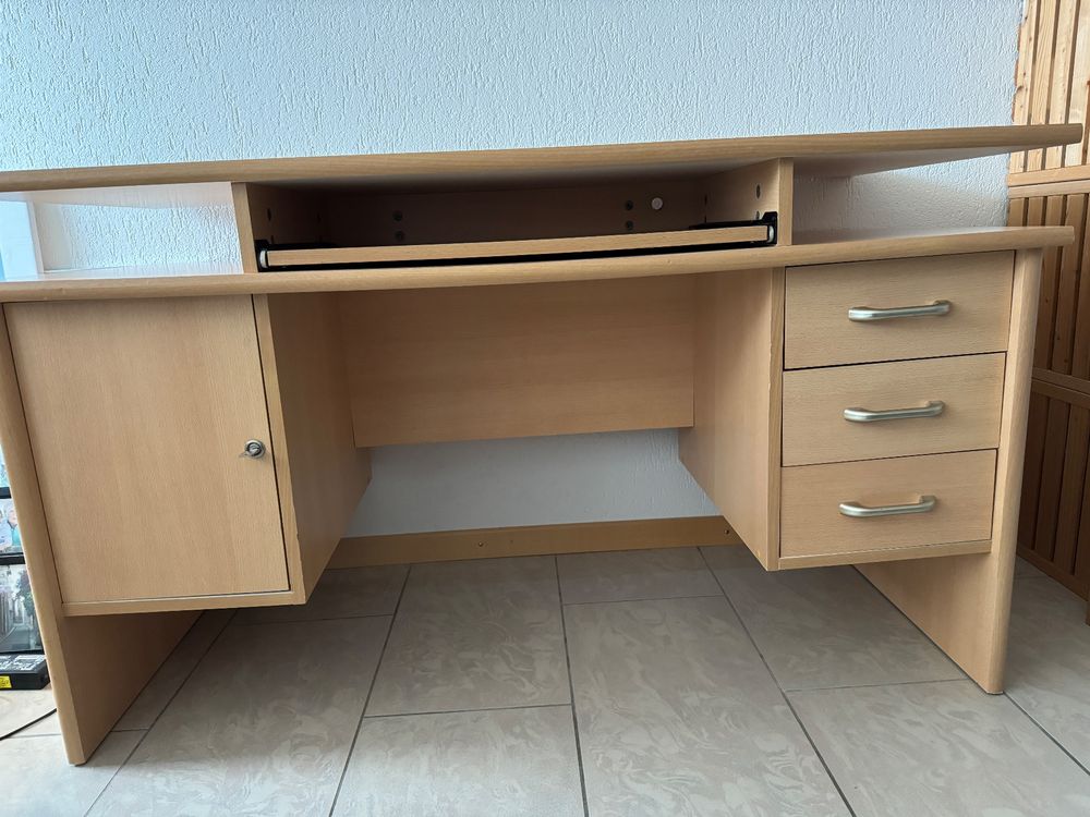 Bürotisch (Gebraucht) in Thun für CHF 1 – nur Abholung auf Ricardo kaufen