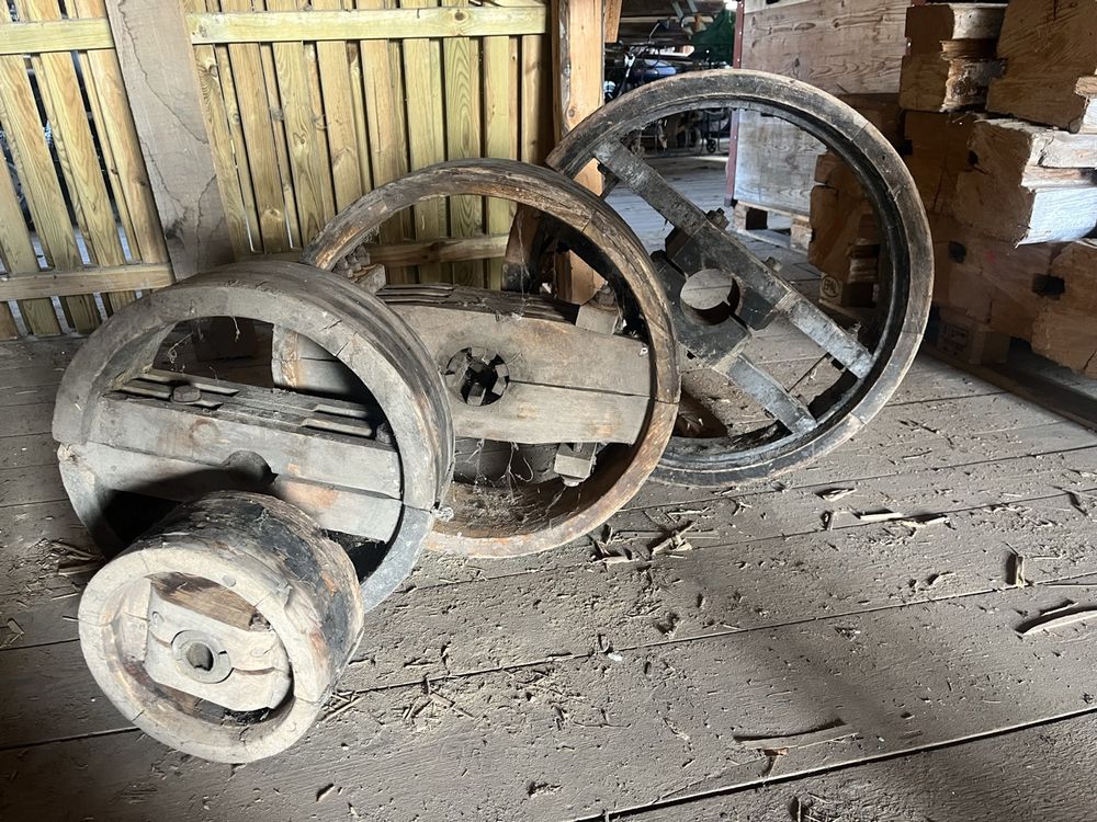 4 antike Umlenkrollen Transmission-Räder Holz (Gebraucht) in Wiesenberg ...