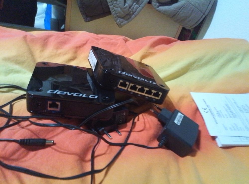 Devolo gigagate base + 1 satellite (Gebraucht) in Ins für CHF 1 – mit Lieferung auf Ricardo kaufen