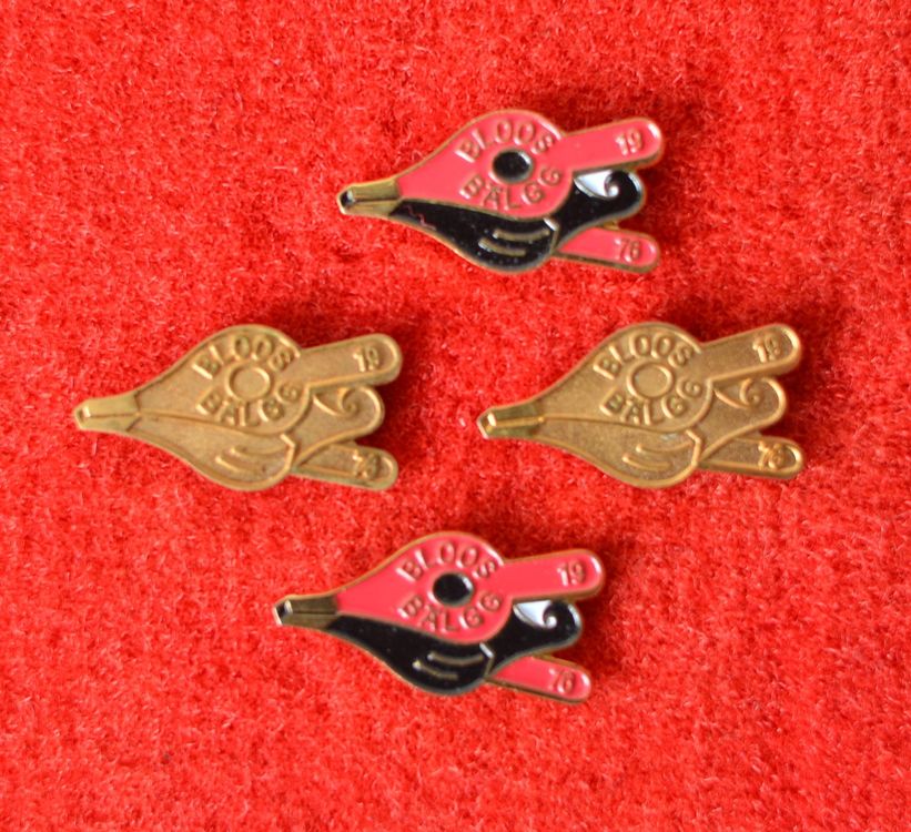 4 PIN Guggemuusig BLOOS BÄLGG 1976 BASEL (1976 - 2000 ) (Gebraucht) in Riehen für CHF 1.5 – mit ...