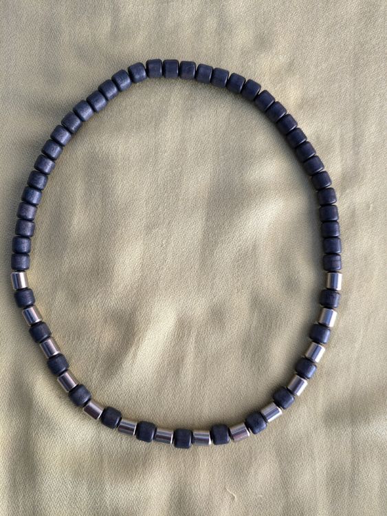 Schöne Halskette mit Holz - elastisch (Gebraucht) in Therwil für CHF 25 – mit Lieferung auf ...