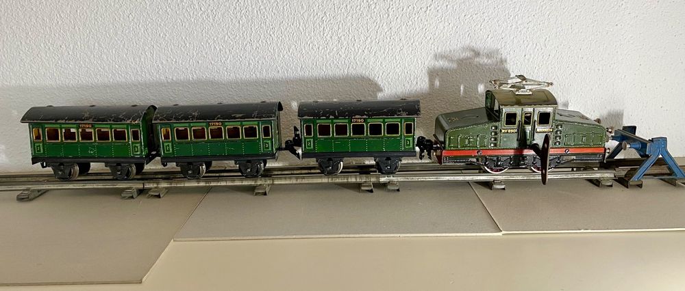 Antike Märklin Uhrwerk-Blechbahn mit 5 Wagen, Nostalgie | Acheter sur ...
