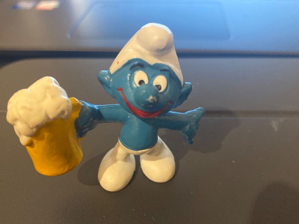 Schlumpf Figur mit Bierkrug / Smurf/ PEYO (Gebraucht) in Neuheim für ...