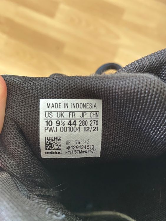 Adidas Sneaker Gr. 44 Schwarz Neu | Kaufen auf Ricardo