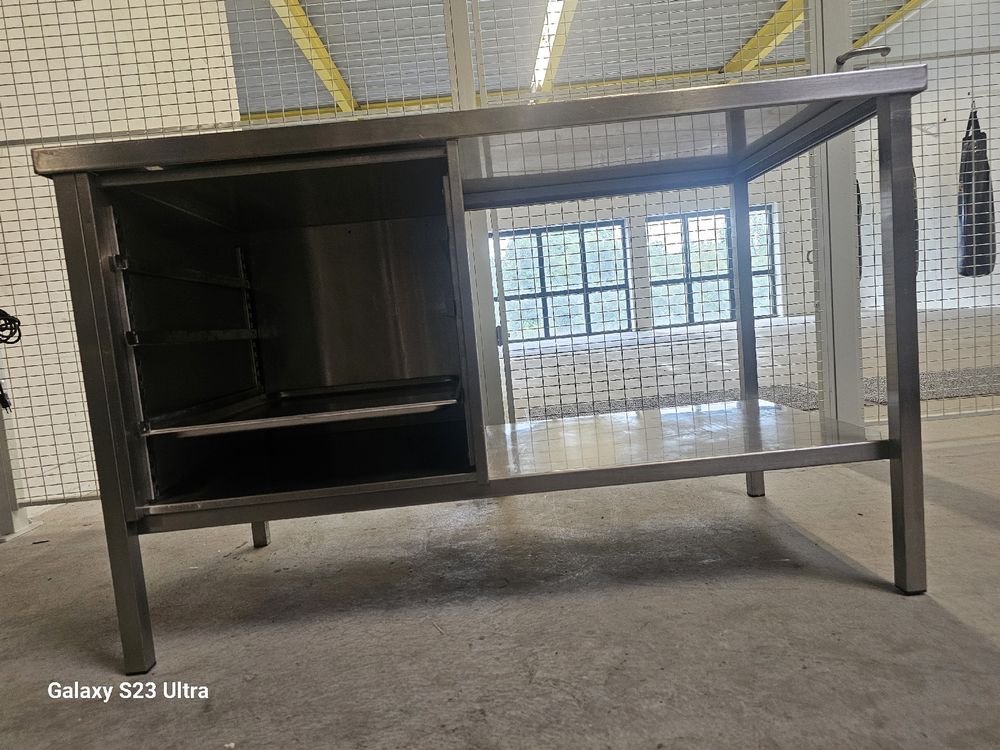 Edelstahl Arbeitstisch Gastro Tisch mit Tablarauszug,140 cm (Gebraucht ...