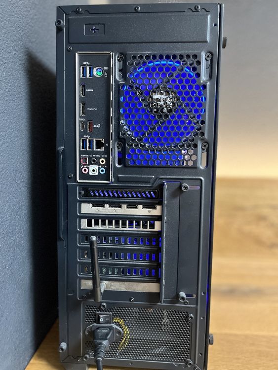 Azza Gaming PC (Neu (gemäss Beschreibung)) in Jona für CHF 500 – mit ...
