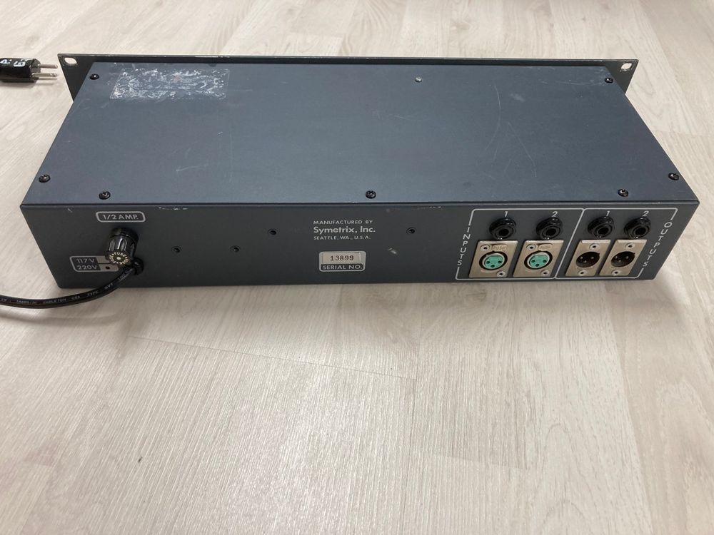 Selling Vintage analog EQ Symetrix SE-400 (Gebraucht) in Lausanne für ...