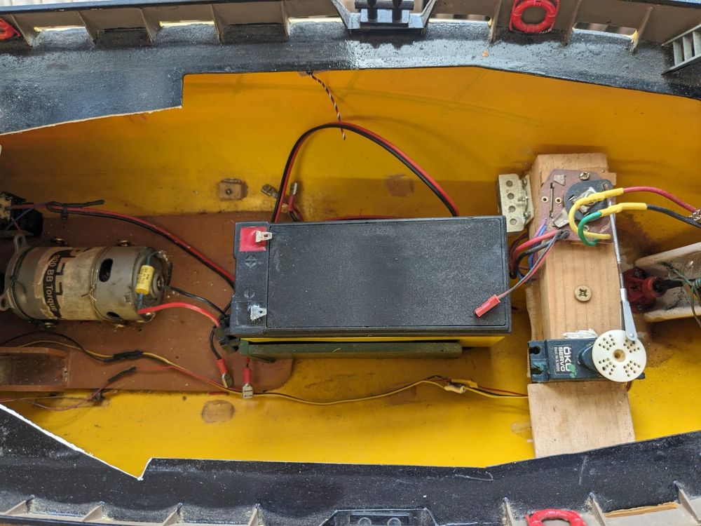 Happy Hunter Bergungsschiff (Gebraucht) in Weinfelden für CHF 350 – nur Abholung auf Ricardo kaufen