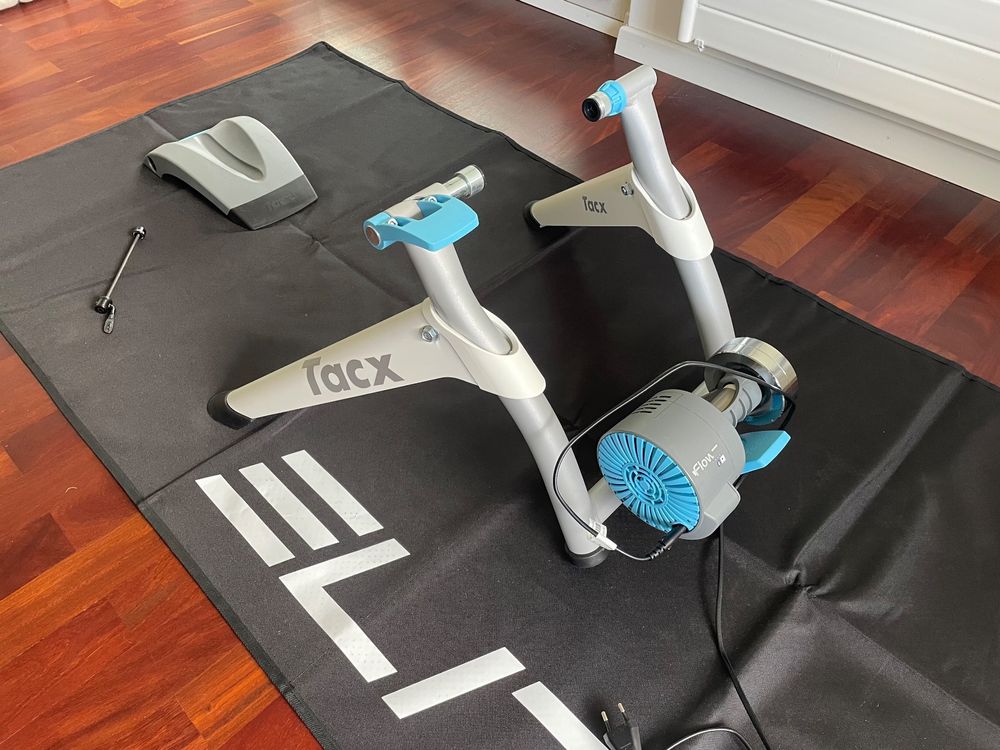 Home trainer Tacx Flow + Matte | Kaufen auf Ricardo