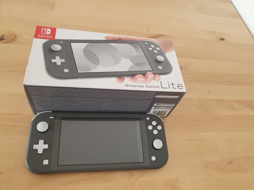Verkaufe eine Nintendo Switch lite (Gebraucht) in Baden für CHF 143 ...