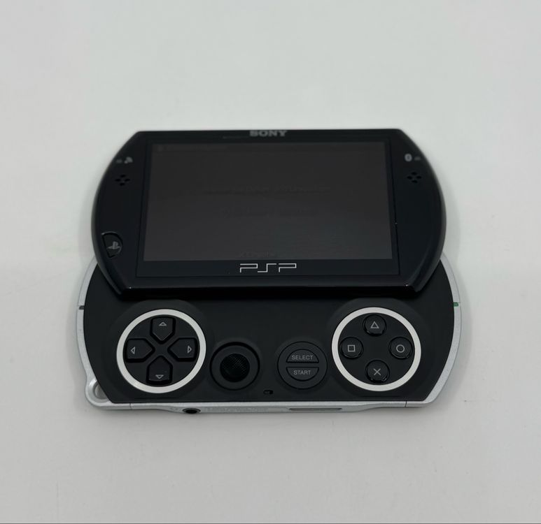 Sony Playstation PSP GO Piano Black in OVP (Neu/Unbespielt) (Neu ...
