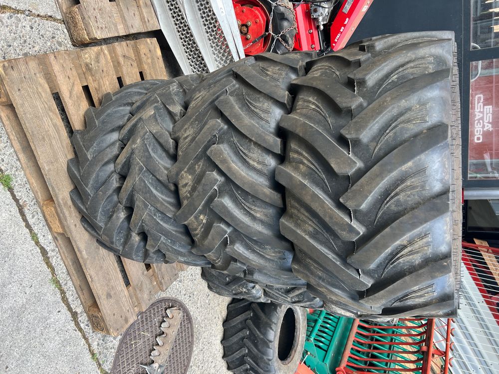 Pneu 425/55 R17 (Gebraucht) in Buochs für CHF 50 – nur Abholung auf ...