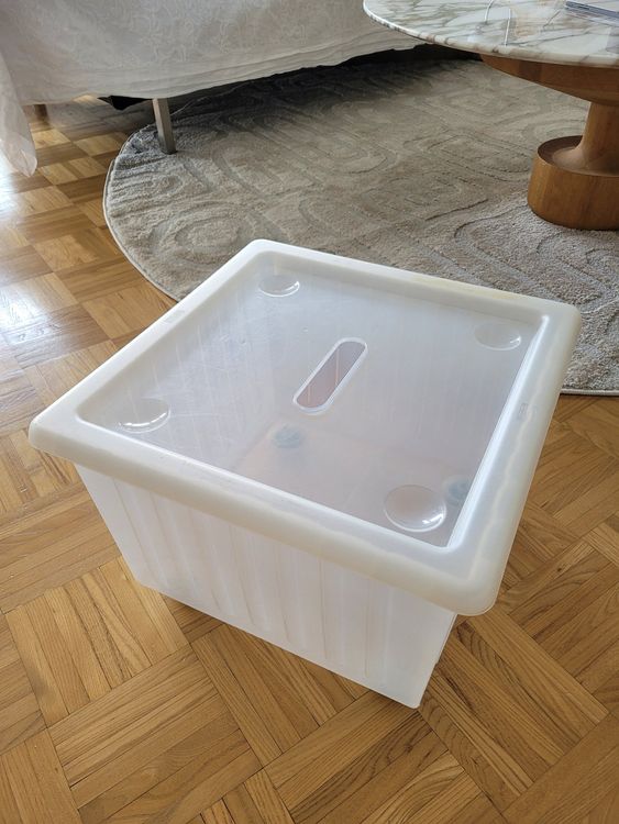 IKEA VESSLA | BOX MIT RÄDERN UND DECKEL (Gebraucht) in Zürich für CHF 4 ...