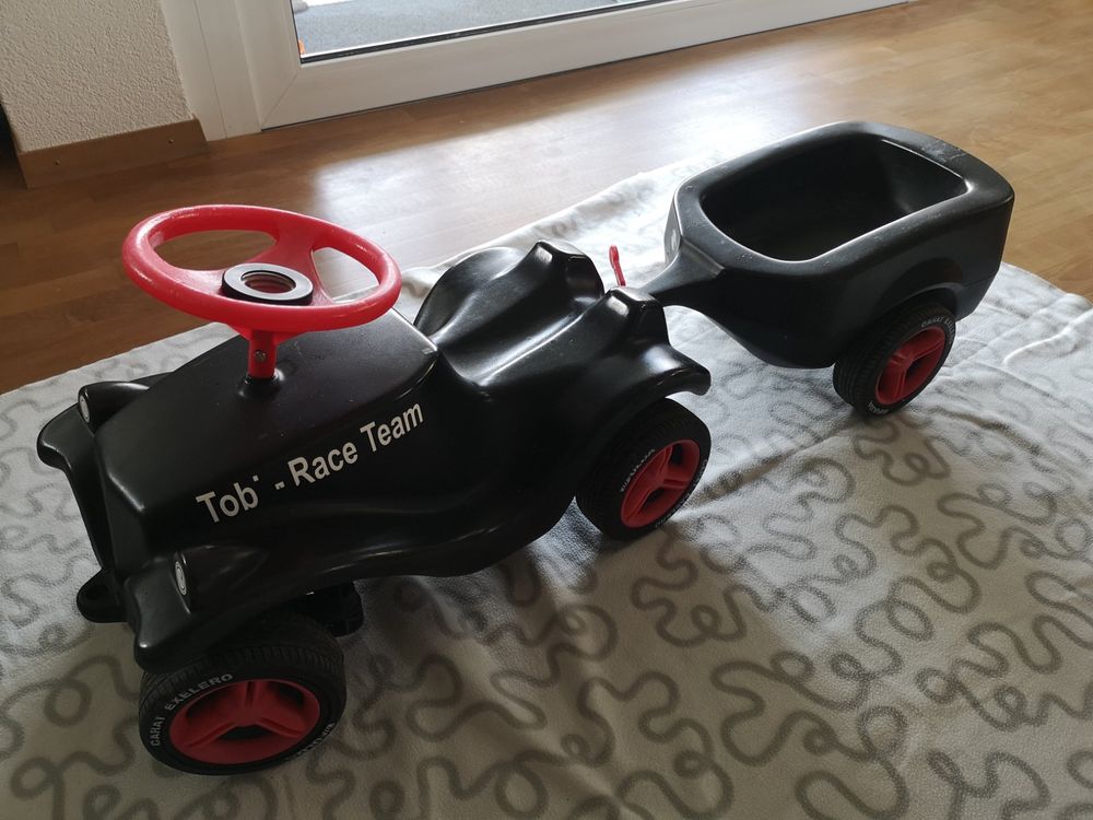 Bobby Car schwarz mit Anhänger (Gebraucht) in Freienstein für CHF 2 ...