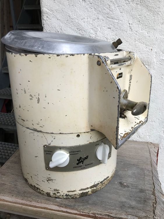 ancienne machine à peler les pommes de terre LIPS (Gebraucht) in Vevey ...