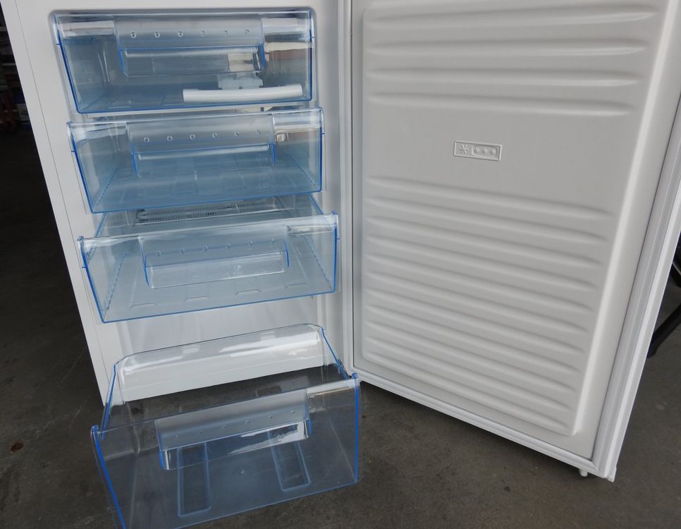 kleiner Tiefkühlschrank Novomatic TF 101, 3-jährig (Gebraucht) in Steinach für CHF 20 – nur ...
