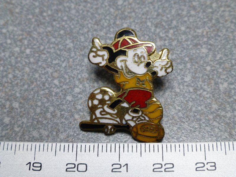 PIN PINS COMIC Mickey Mouse Micki Maus (Gebraucht) in Gränichen für CHF 3 – mit Lieferung auf ...