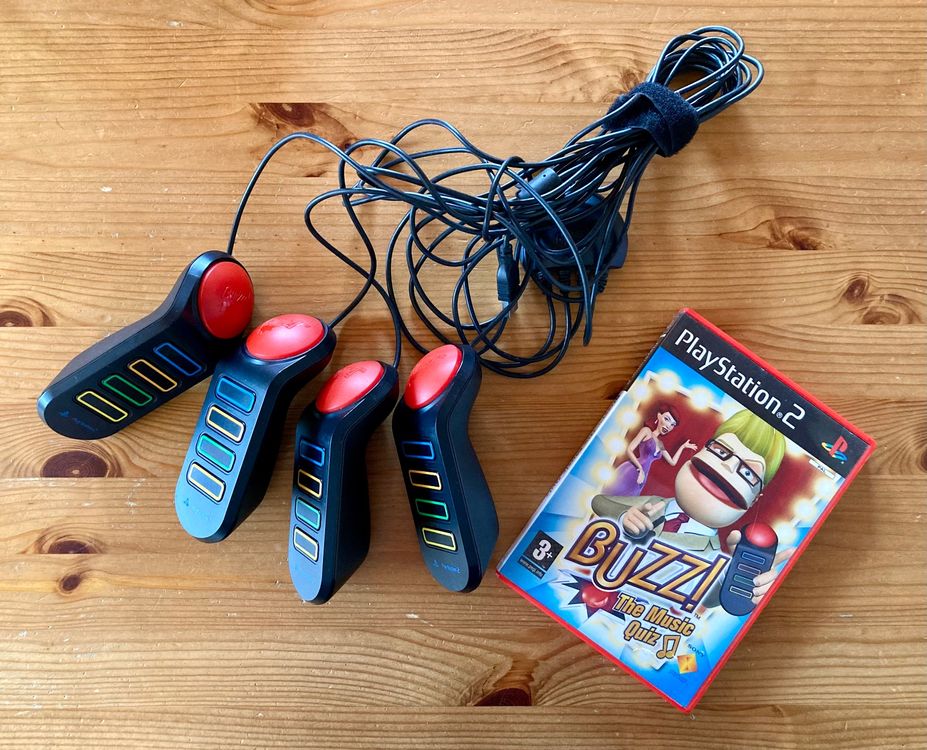 BUZZ!-Bundle (4 Buzzer/Controller & Spiel) - PS2 (Gebraucht) in Zürich für CHF 22 – mit ...