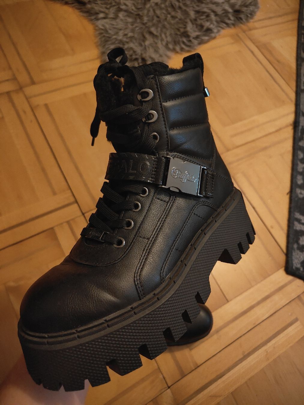 Buffalo Boots (Neu (gemäss Beschreibung)) in Thun für CHF 30 – mit ...