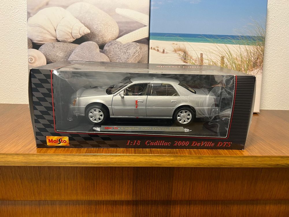 Cadillac 2000 DeVille DTS 1:18 | Kaufen auf Ricardo
