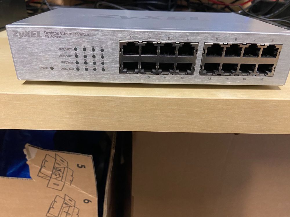 Zyxel Desktop Ethernet Switch 10/100 mbps (Gebraucht) in Zollikofen für ...
