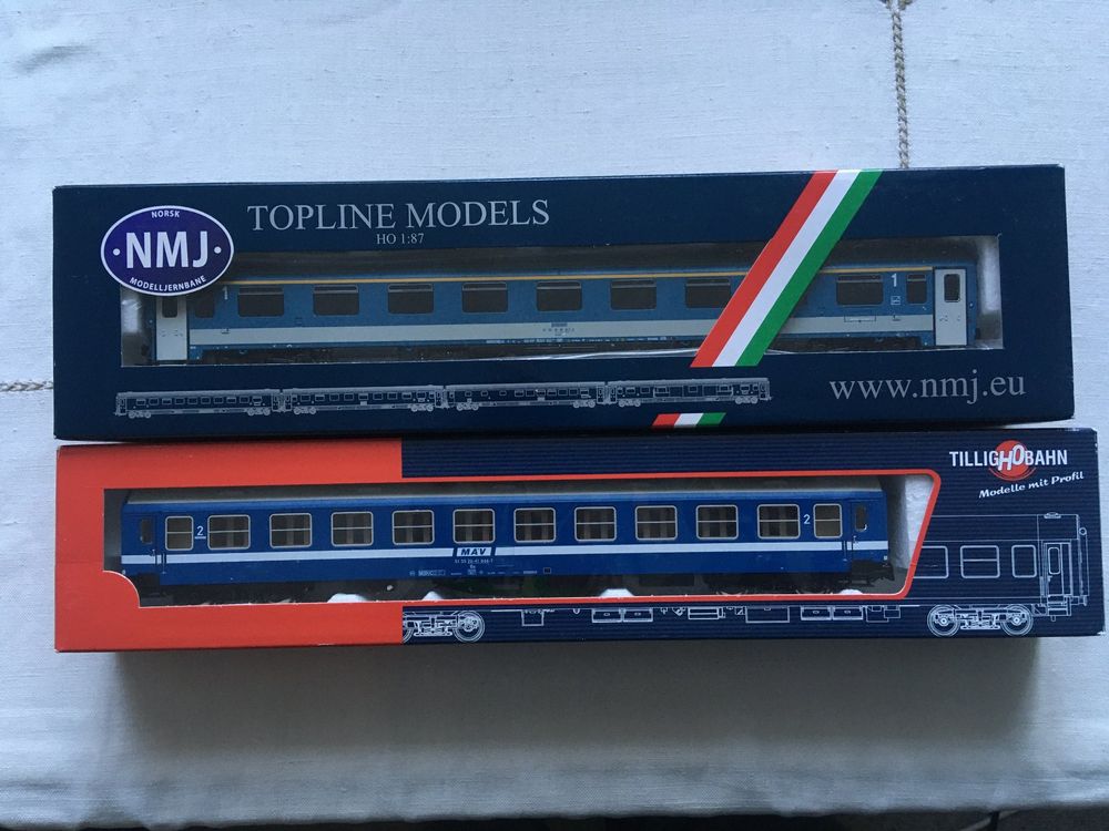 2 schöne Personenwagen der ungsrischen Staatsbahnen (MAV) (Neu und ...
